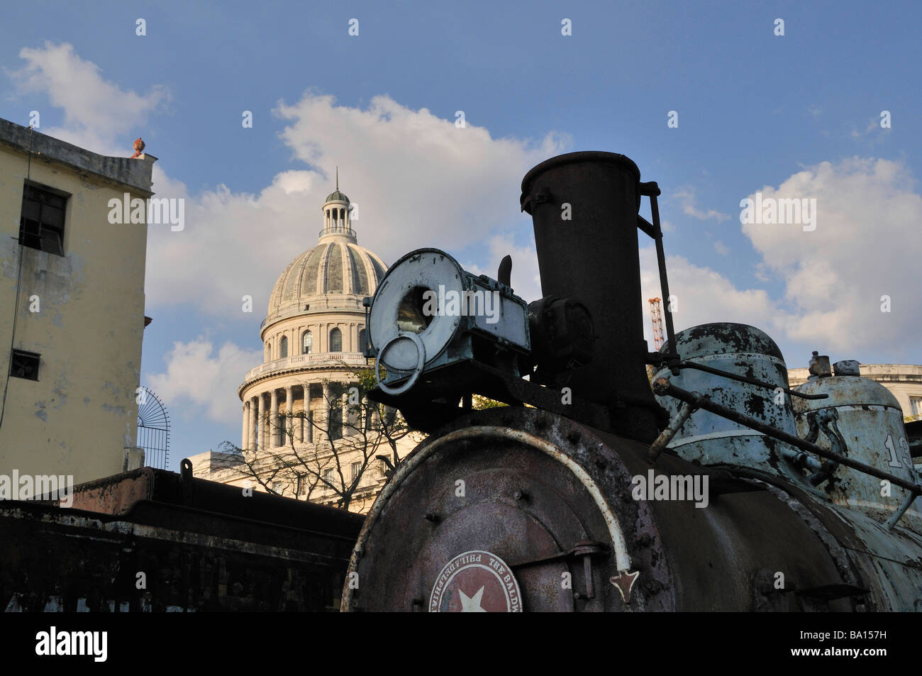 Old steam train & Capitolio, Cuba Stock Photo - Alamy