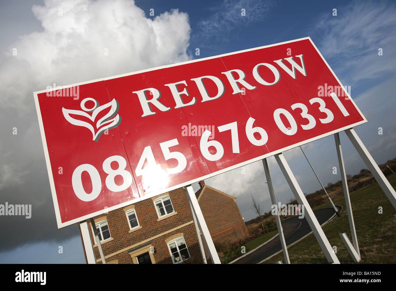 Redrow logo hi-res stock photography and images - Alamy