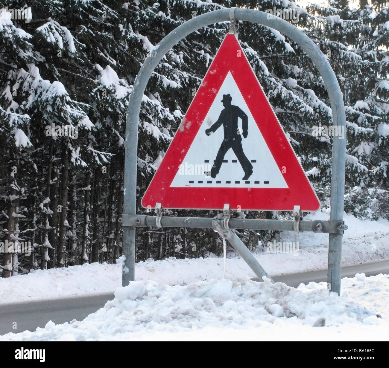 Austria road sign hi-res stock photography and images - Alamy