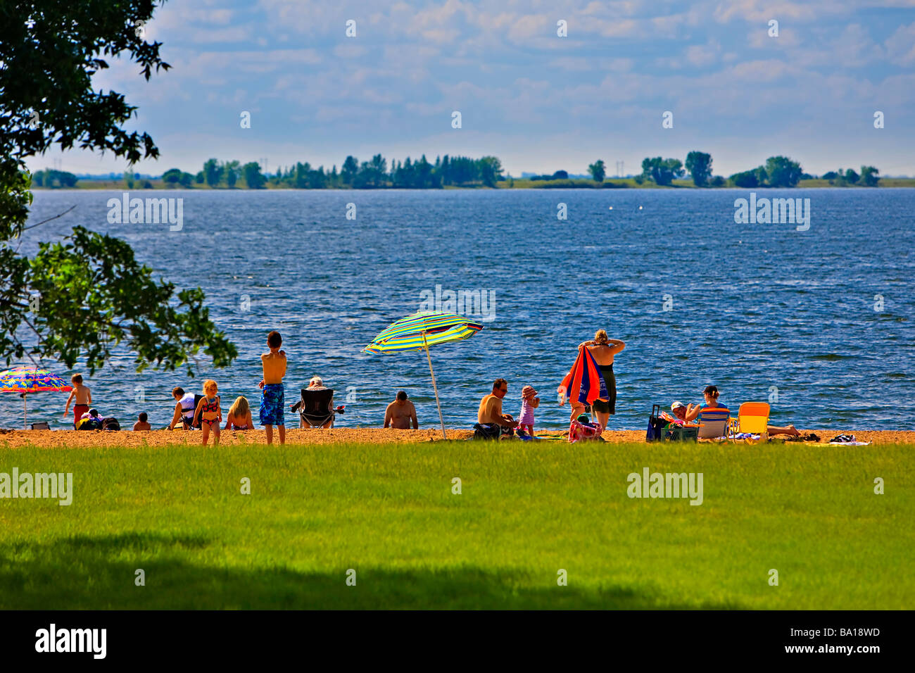 Last mountain lake hi-res stock photography and images - Alamy