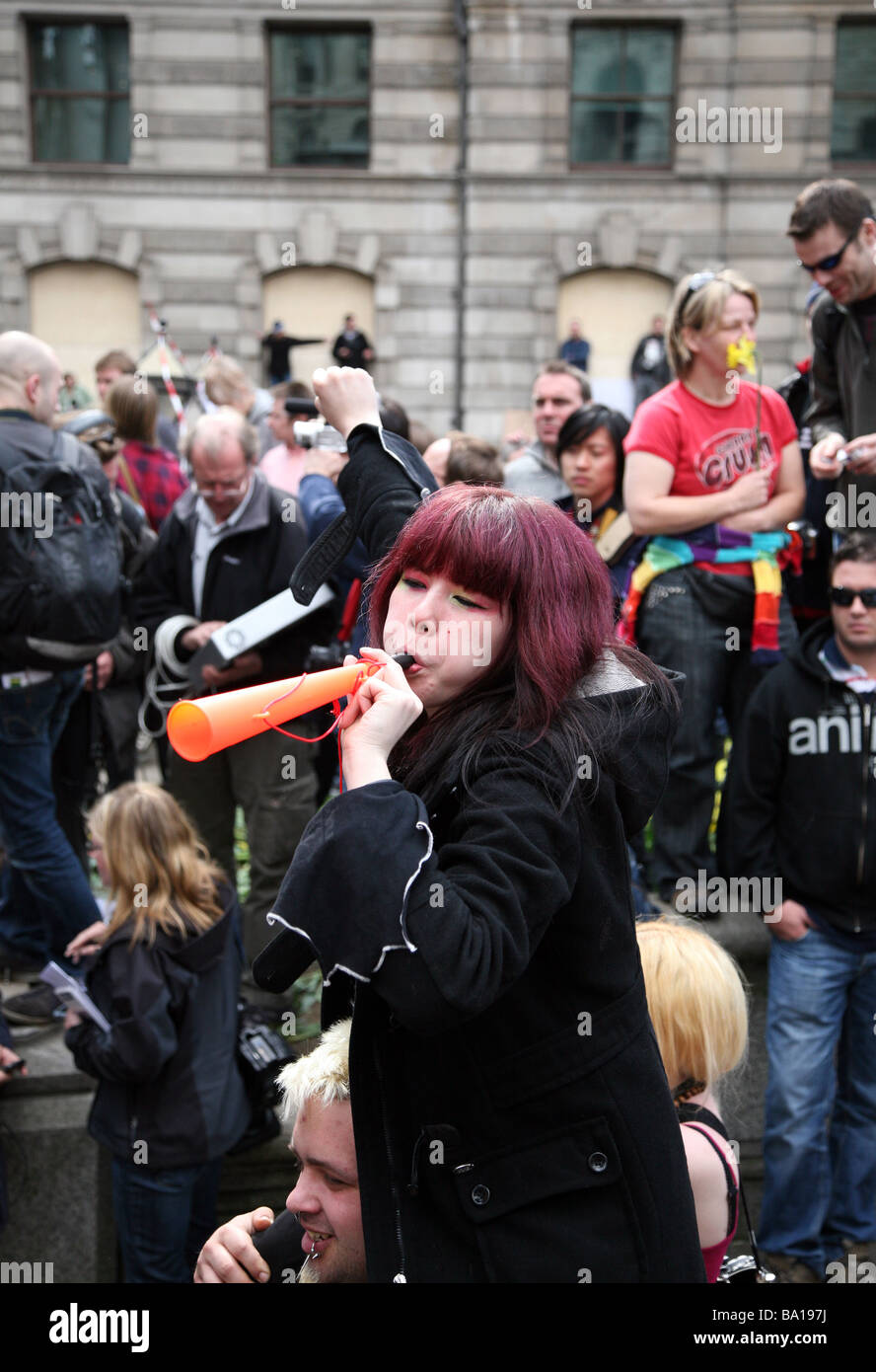 Female antiwar protestor hi-res stock photography and images - Alamy