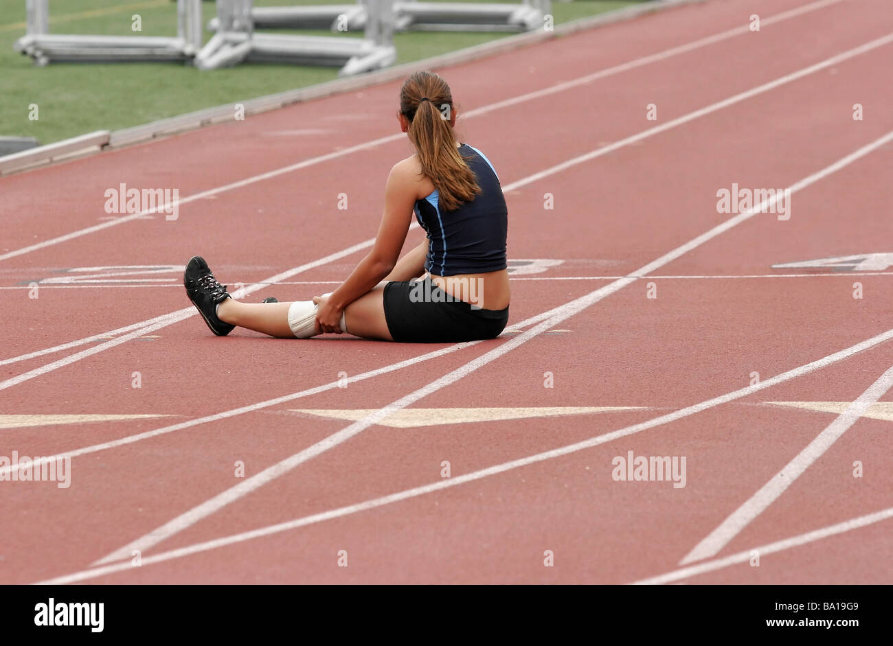 Female runner pain hi-res stock photography and images - Alamy