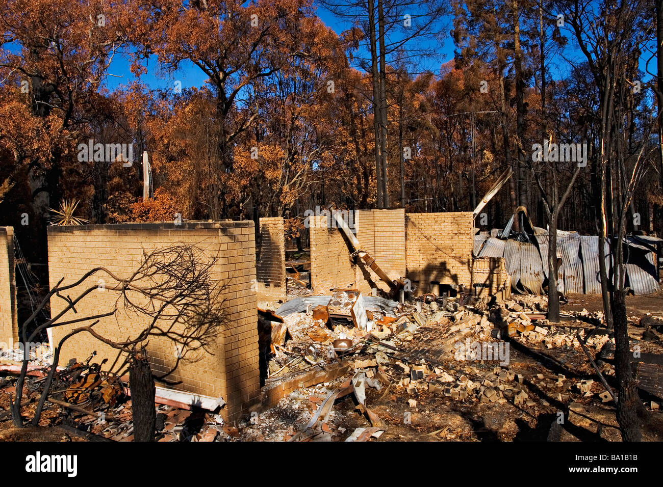 Victoria bushfire destroyed house hi-res stock photography and images ...