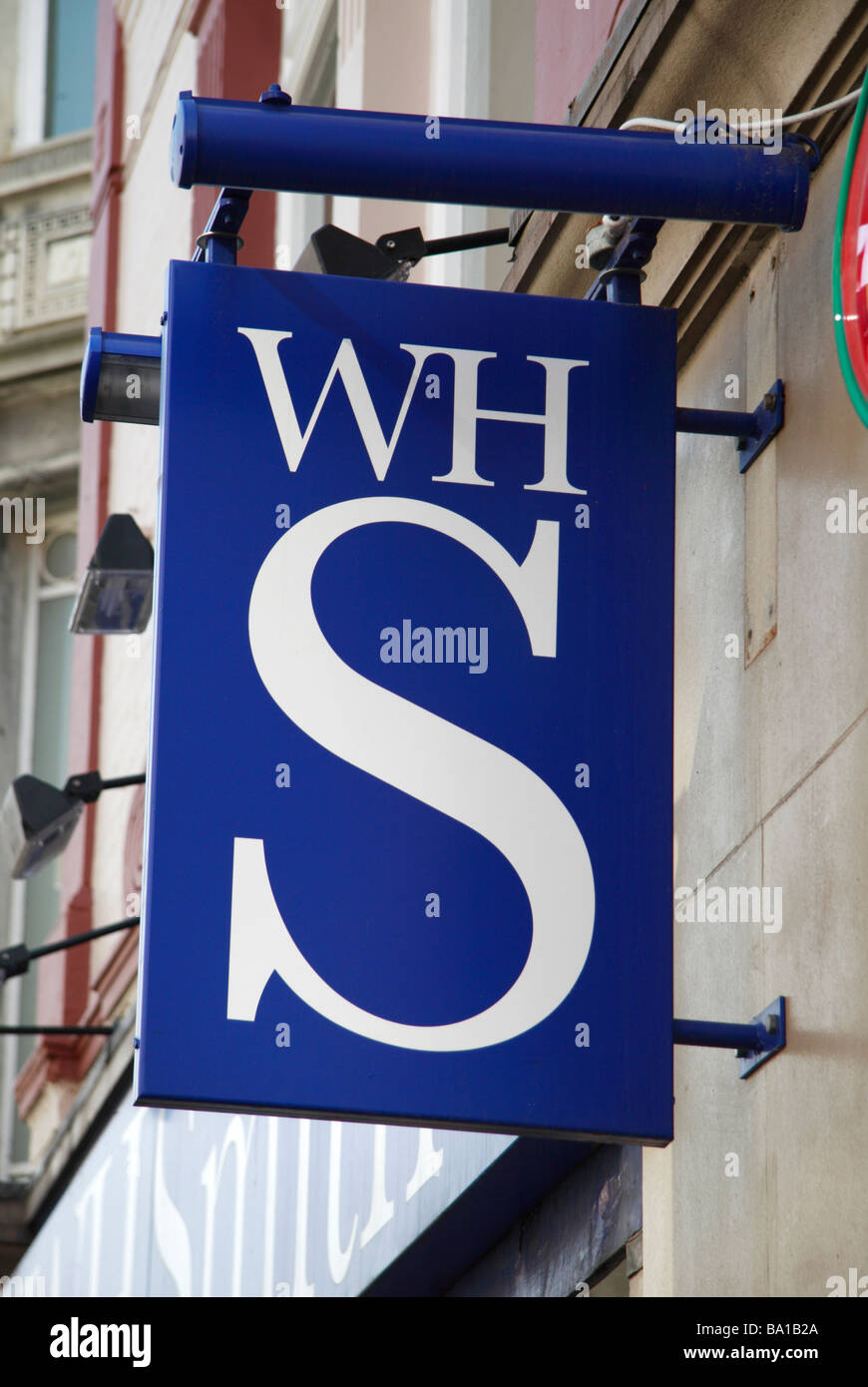 Whsmiths logo hi-res stock photography and images - Alamy