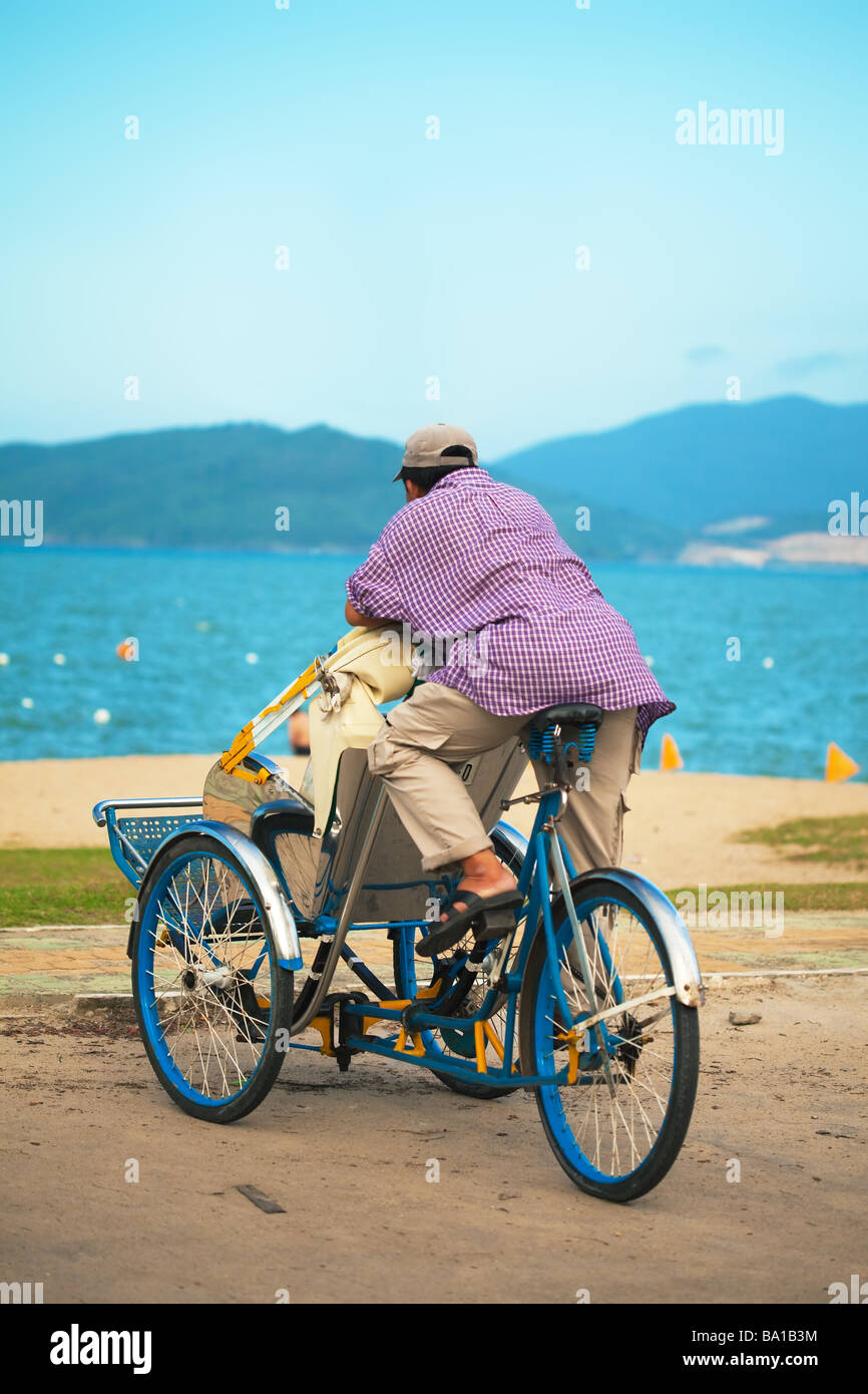 Vietnamese cycle hi-res stock photography and images - Alamy