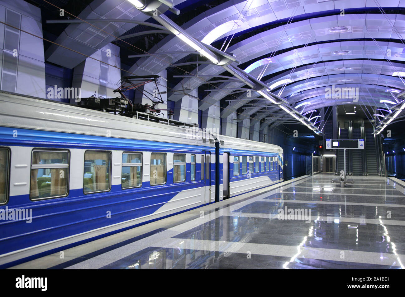 Train at metro station Stock Photo - Alamy