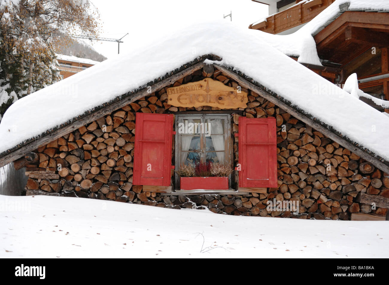 Valais chalet window winter hi-res stock photography and images - Alamy