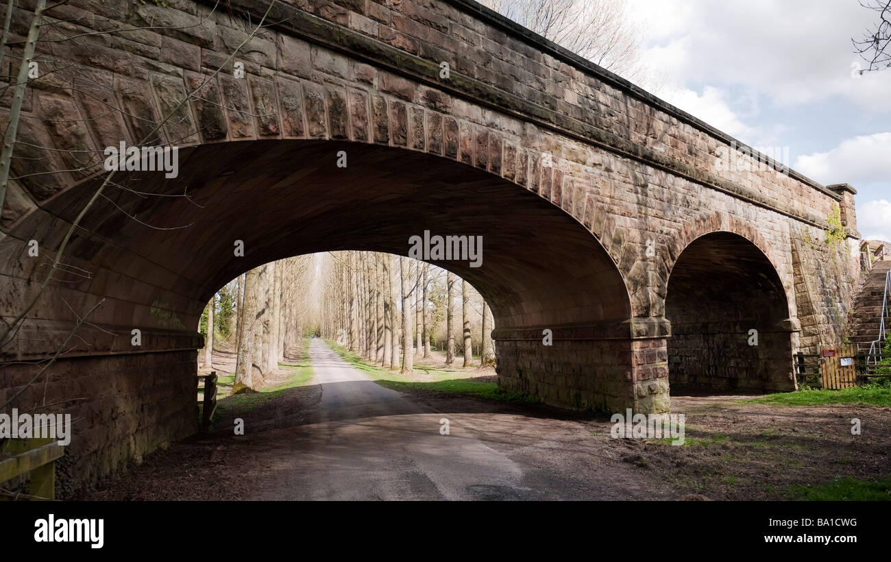 Footpath over railway hi-res stock photography and images - Alamy