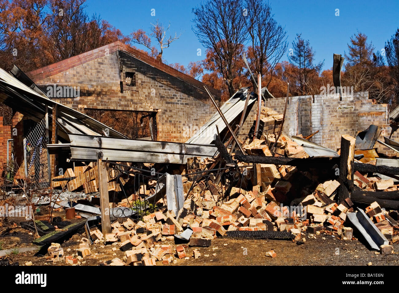 Victoria bushfire destroyed house hi-res stock photography and images ...