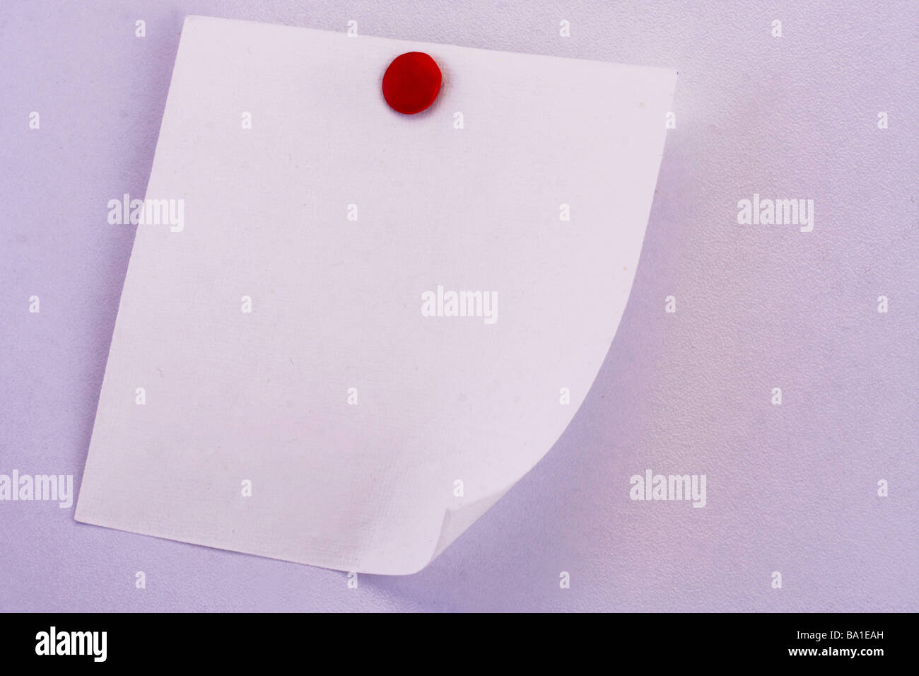 White note paper with Tack Stock Photo - Alamy