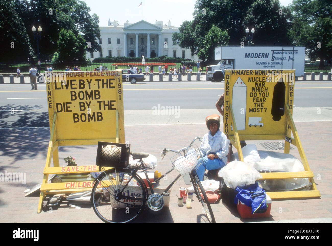 protest object nuclear threat white house capitol rebel public freedom ...