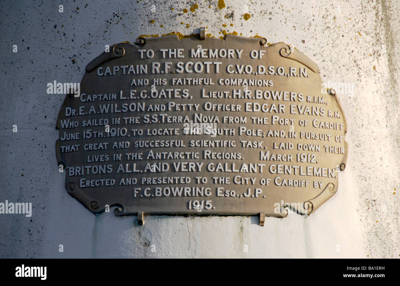 Plaque inscription hi-res stock photography and images - Alamy