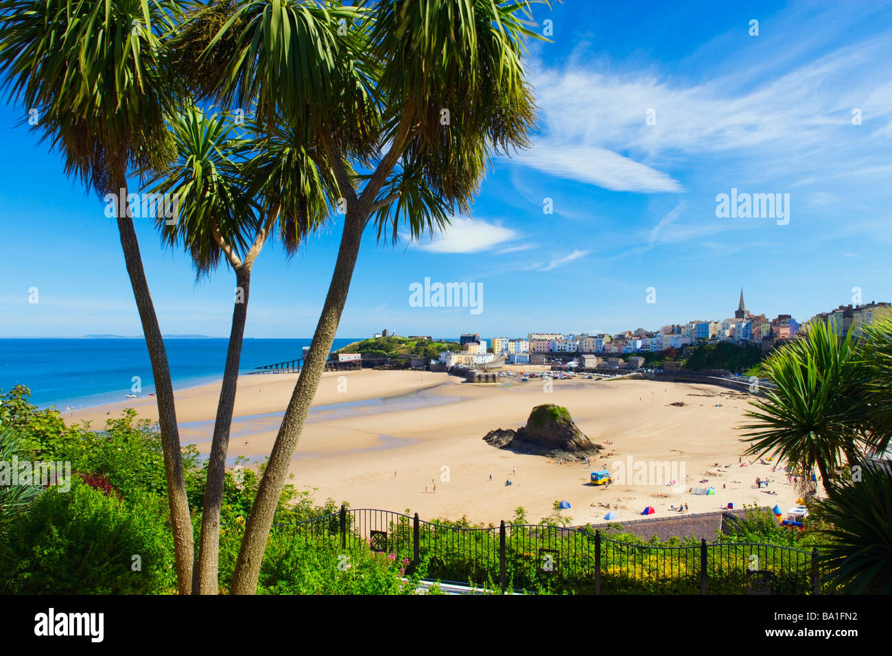 Tenby harbour view hi-res stock photography and images - Alamy