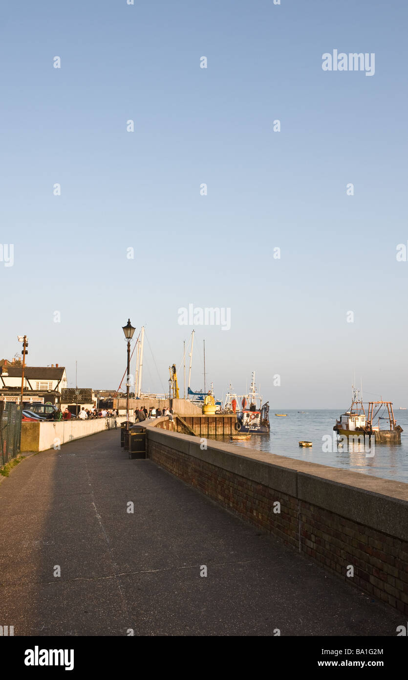 Leigh on sea essex houses hi-res stock photography and images - Alamy