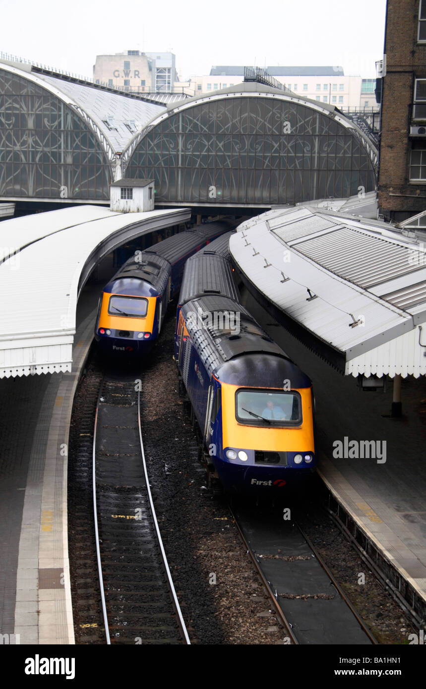 Paddington railway hi-res stock photography and images - Alamy