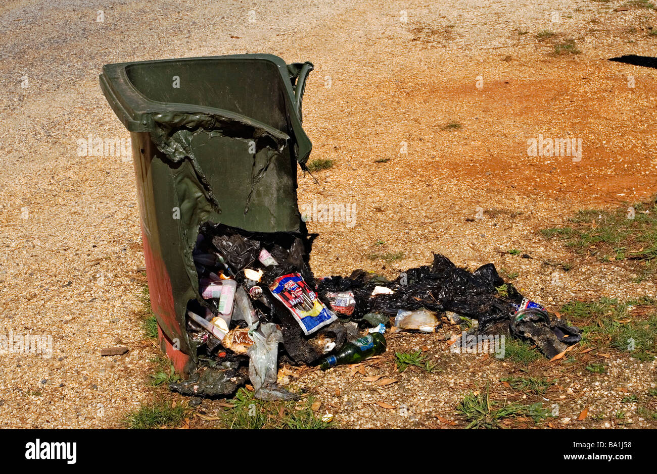 Bush Fires Australia / A burnt wheelie bin after a bush fire.Kinglake ...