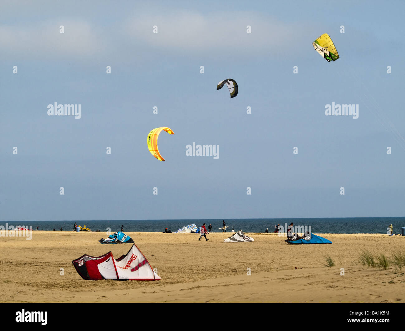 Land kite surfing hi-res stock photography and images - Alamy