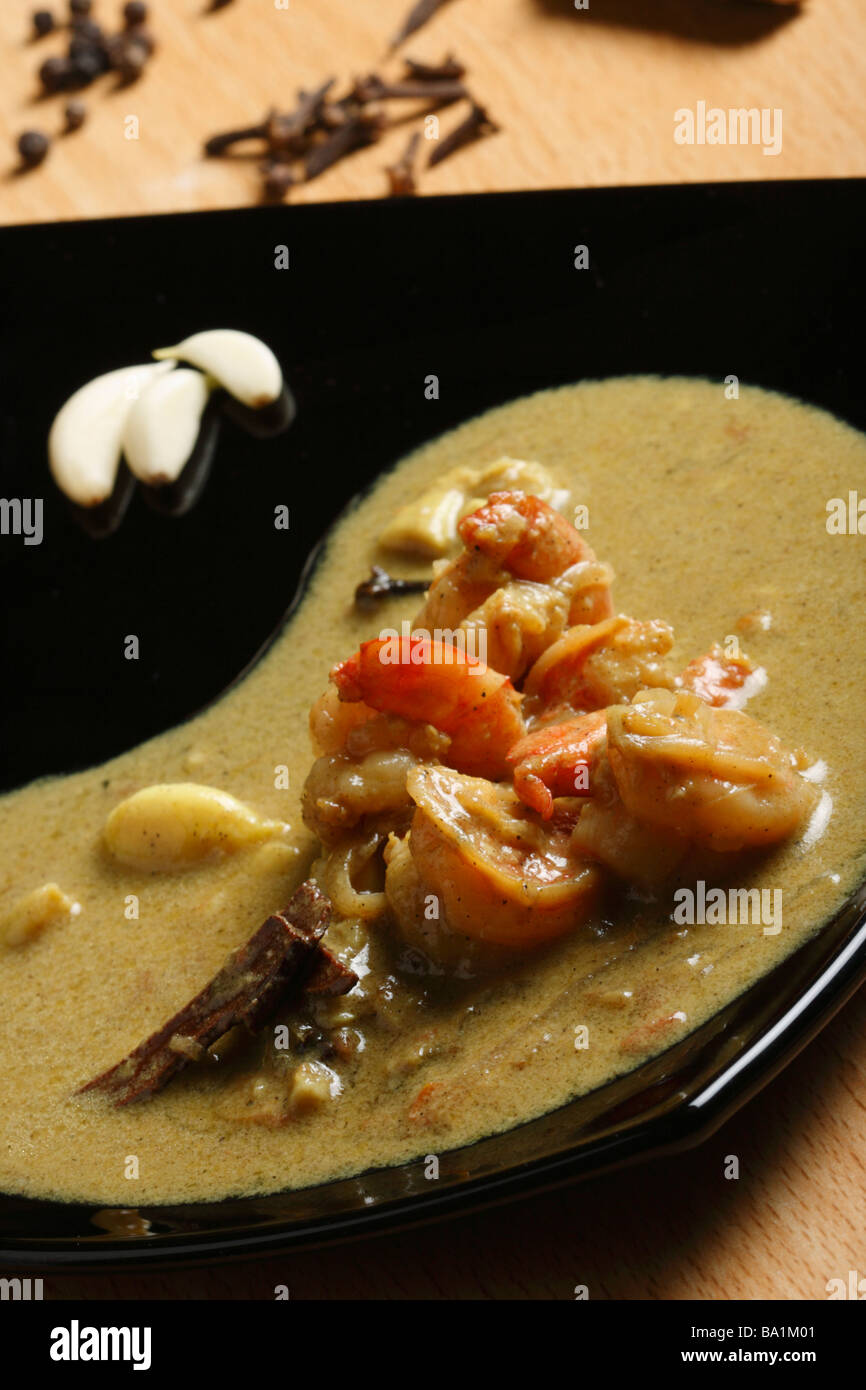Chingri Malai curry is a Bengali style jumbo prawn curry cooked with ...