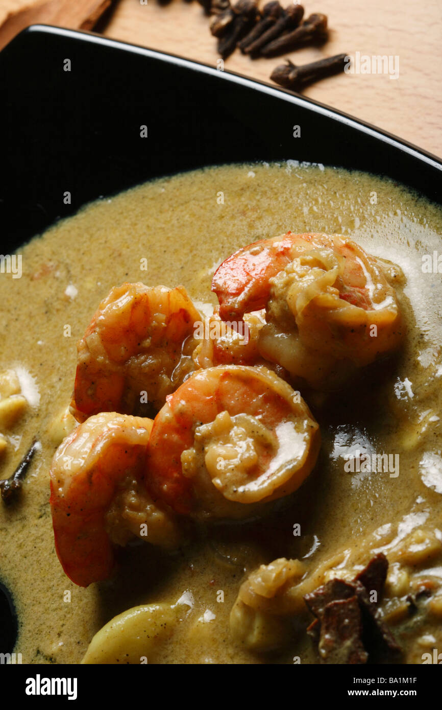 Chingri Malai curry is a Bengali style jumbo prawn curry cooked with ...