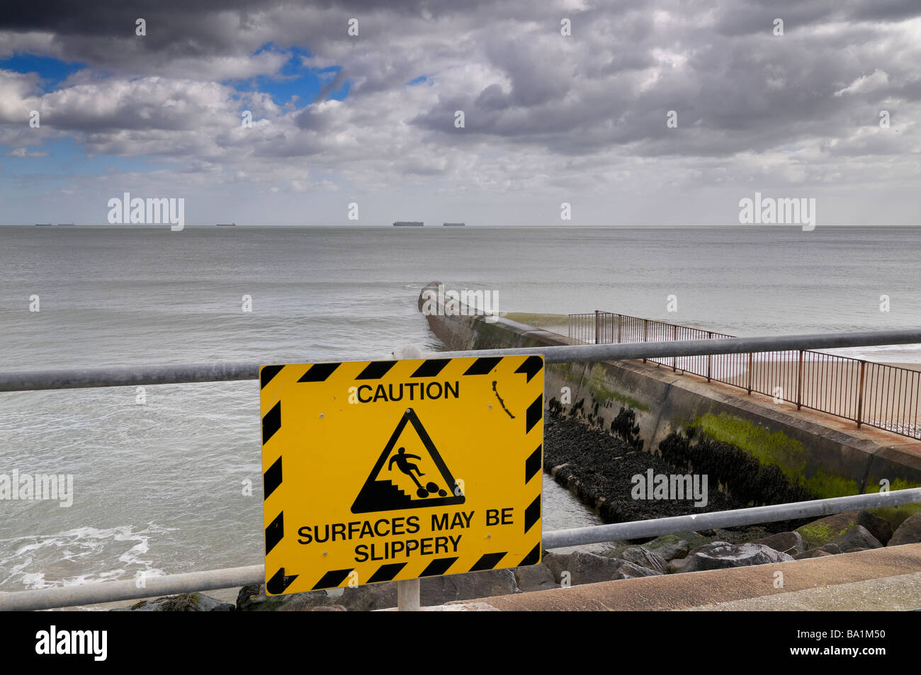 Forefront hi-res stock photography and images - Alamy