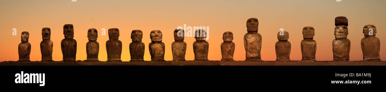 Statue on platform hi-res stock photography and images - Alamy