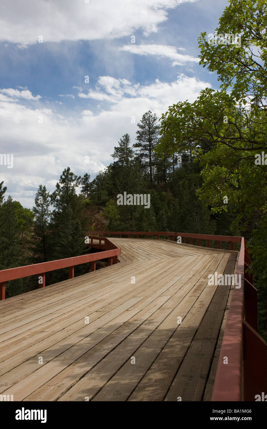 Red railings hi-res stock photography and images - Alamy