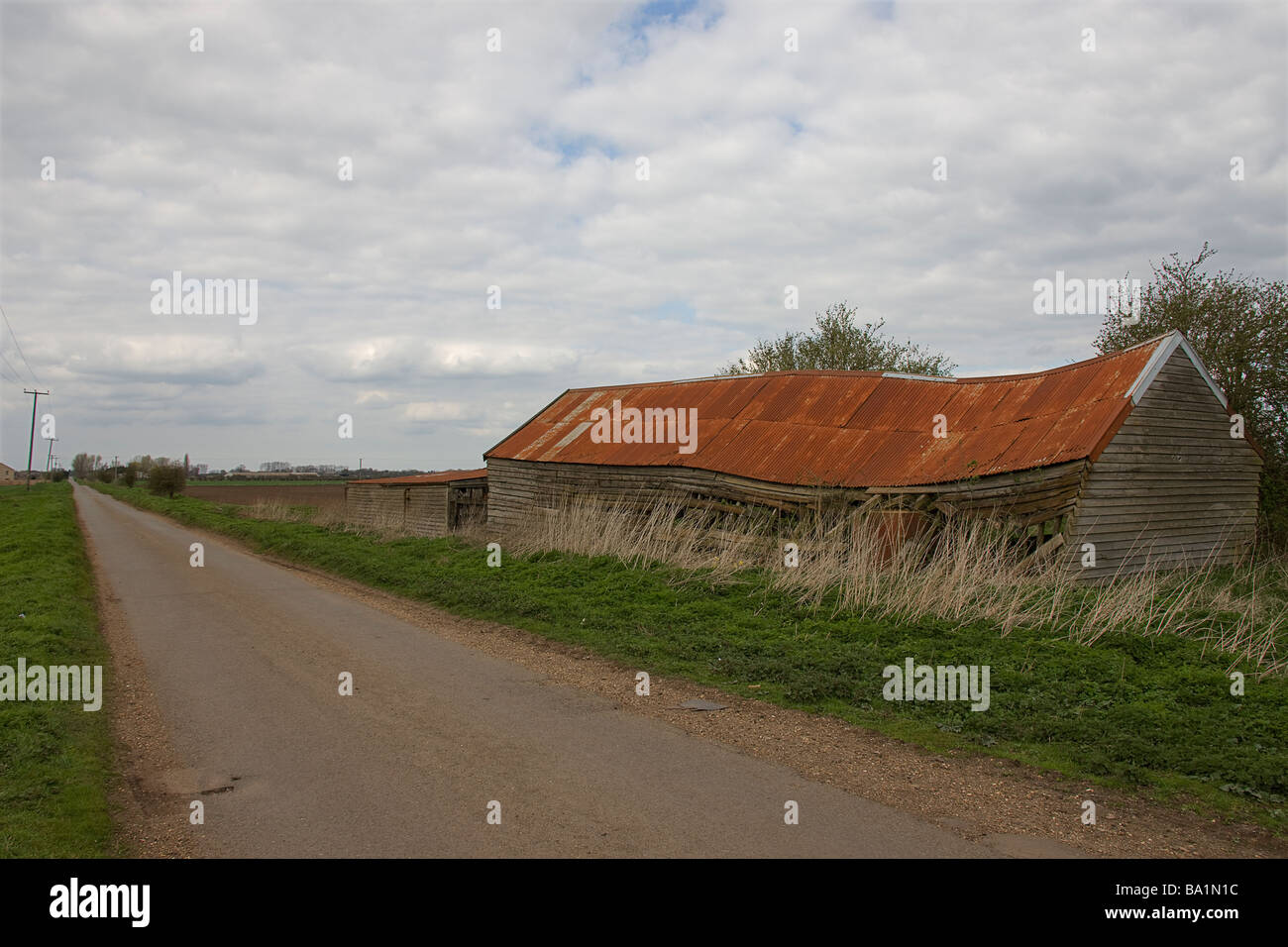 An old derelict barn in the fens, along Stocking Drove, Ferry Burrows ...