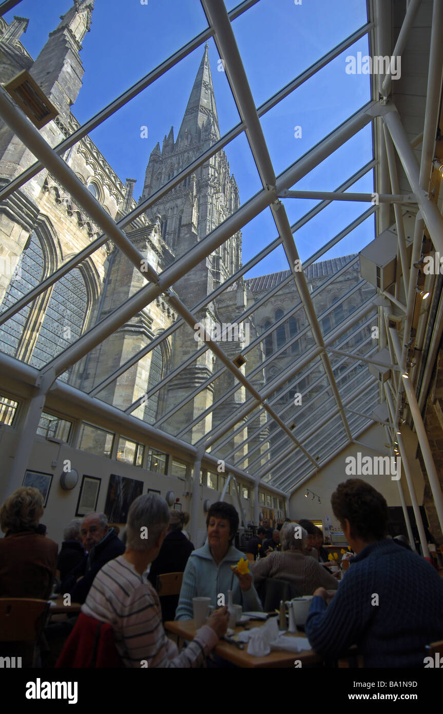 Salisbury cathedral inside hi-res stock photography and images - Alamy