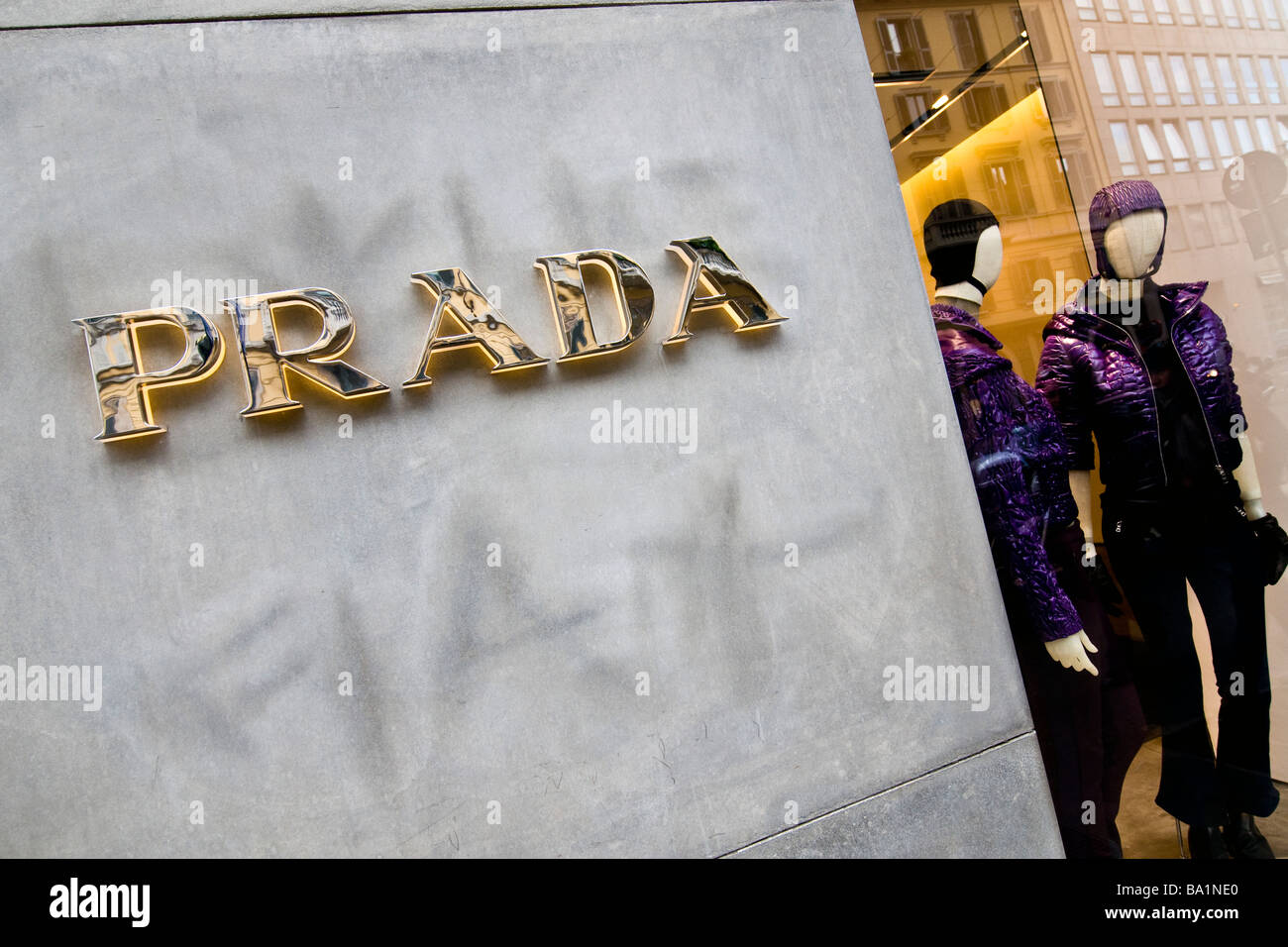 Prada shop customers hi-res stock photography and images - Alamy