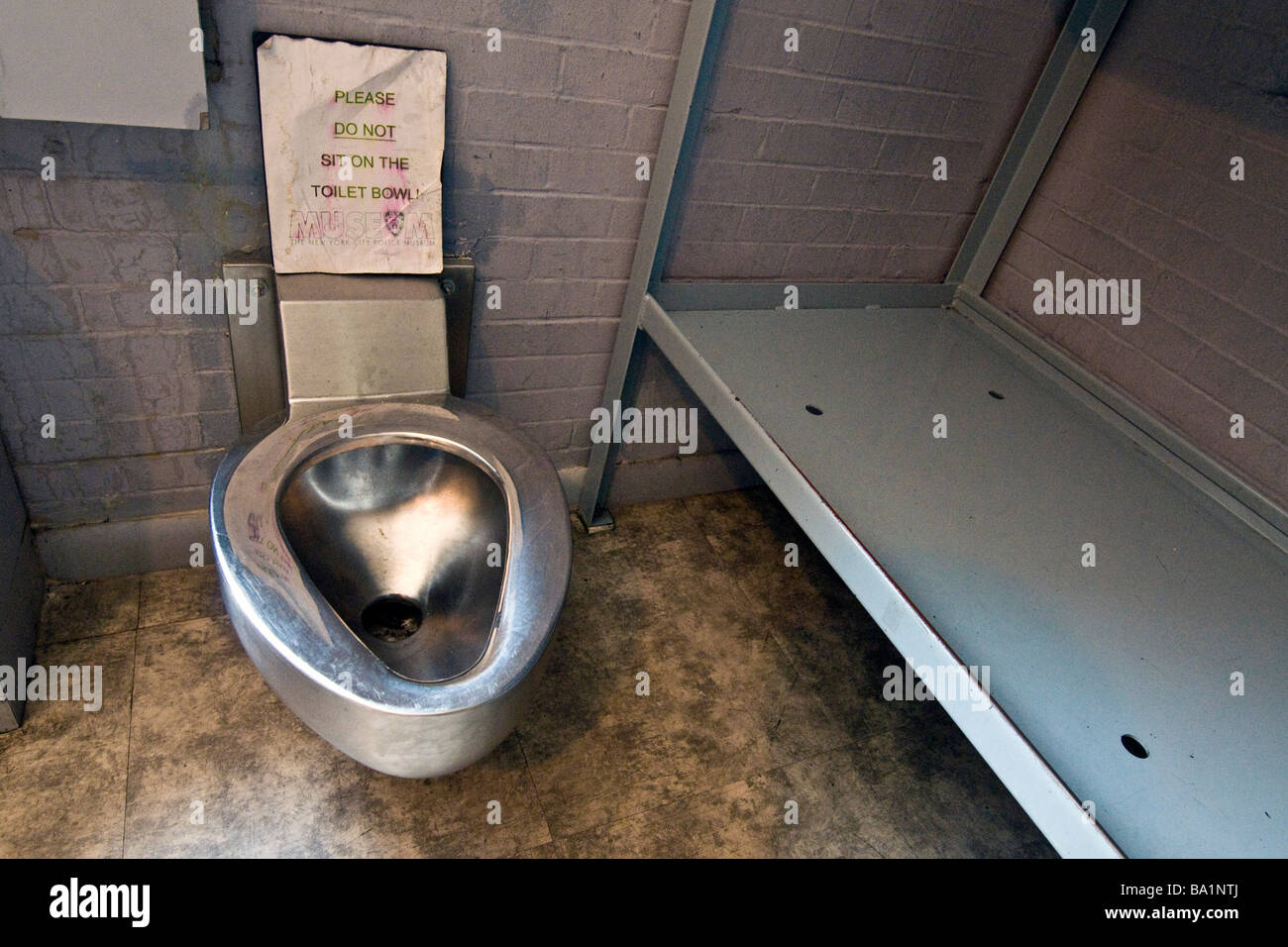 Toilets prison hi-res stock photography and images - Alamy