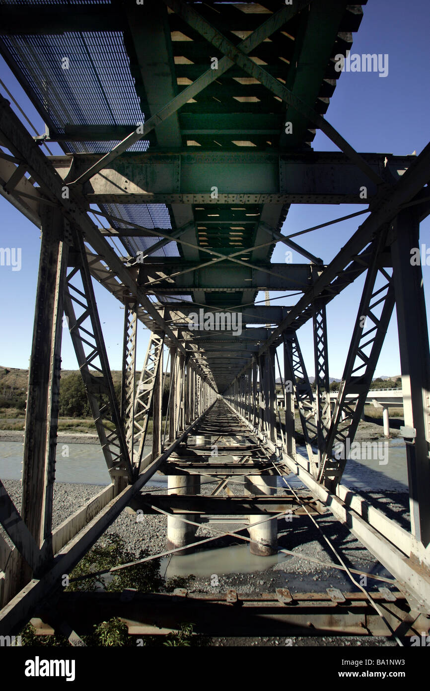 New zealand double decker road rail hi-res stock photography and images ...