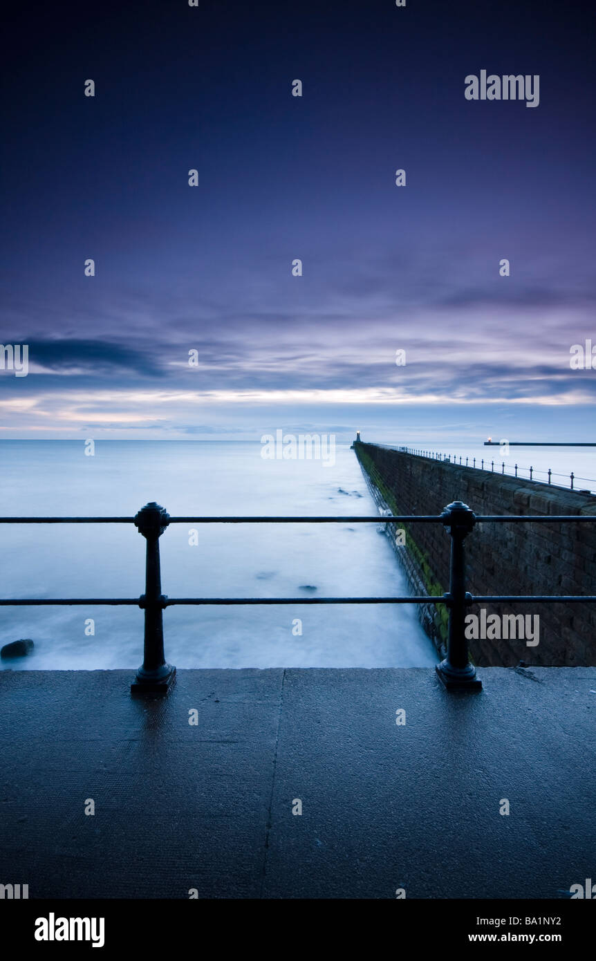 Tynemouth pier hi-res stock photography and images - Alamy
