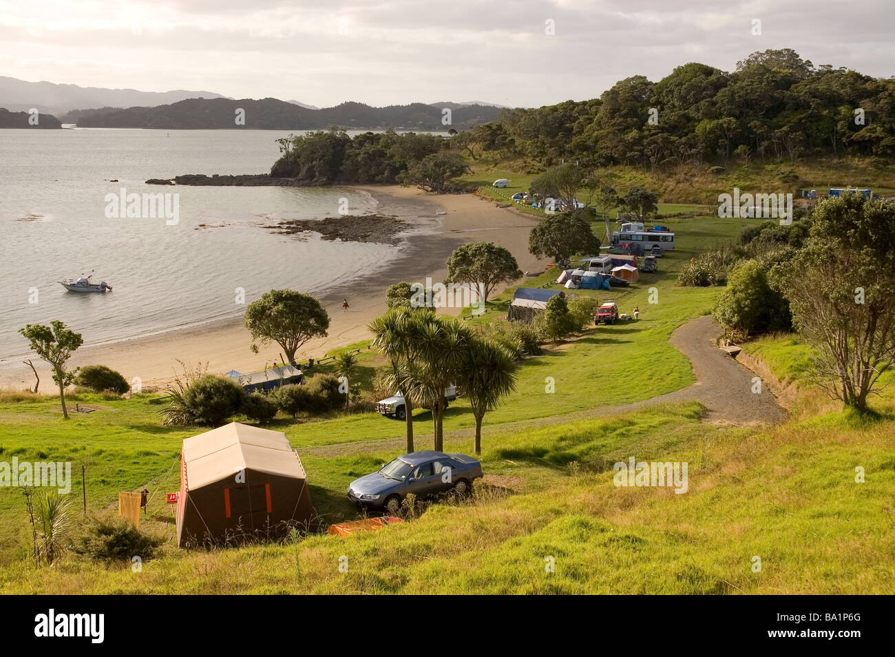 camping whangaruru harbor northland new Zealand Stock Photo - Alamy