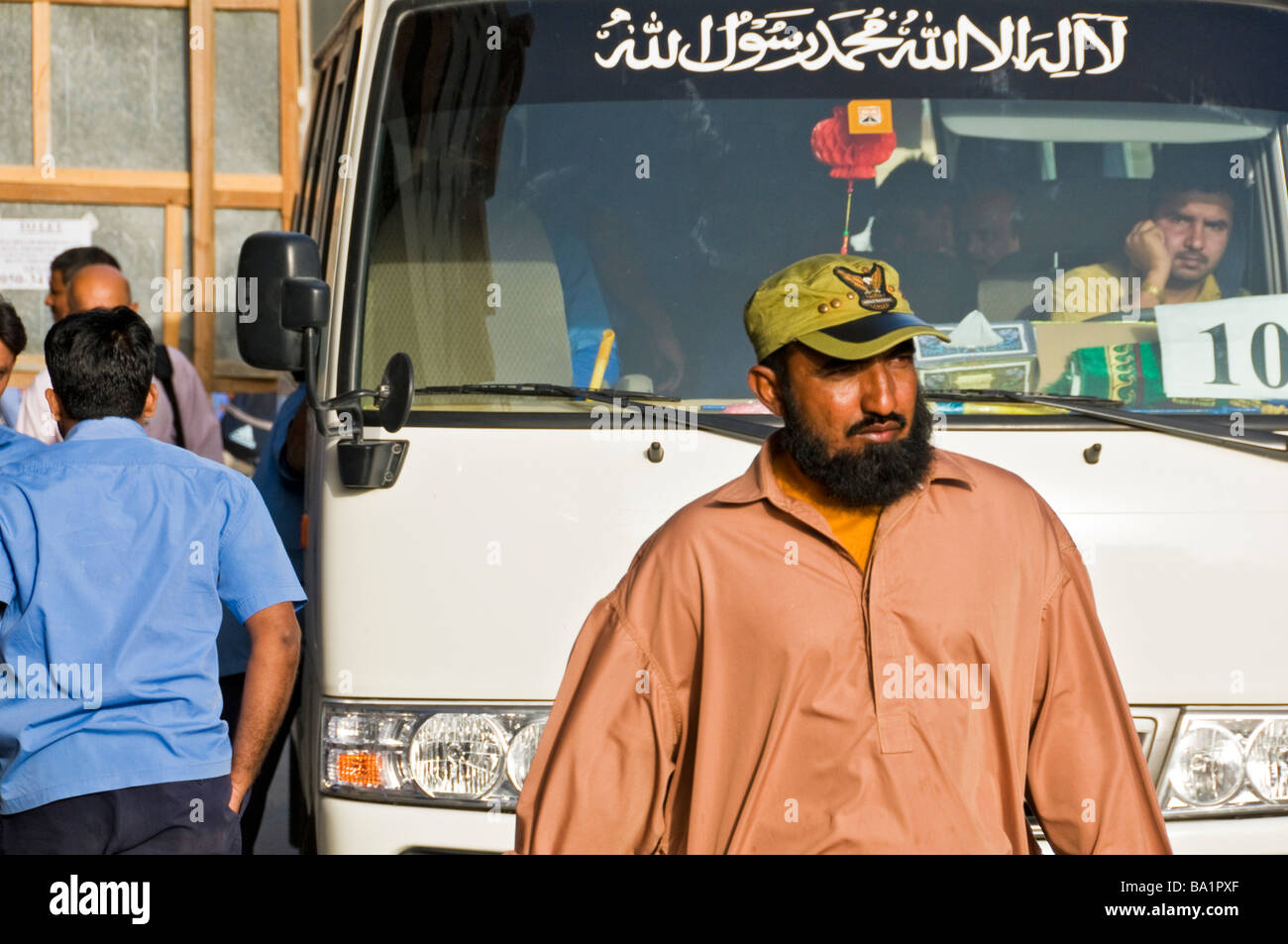 Foreign workers hi-res stock photography and images - Alamy