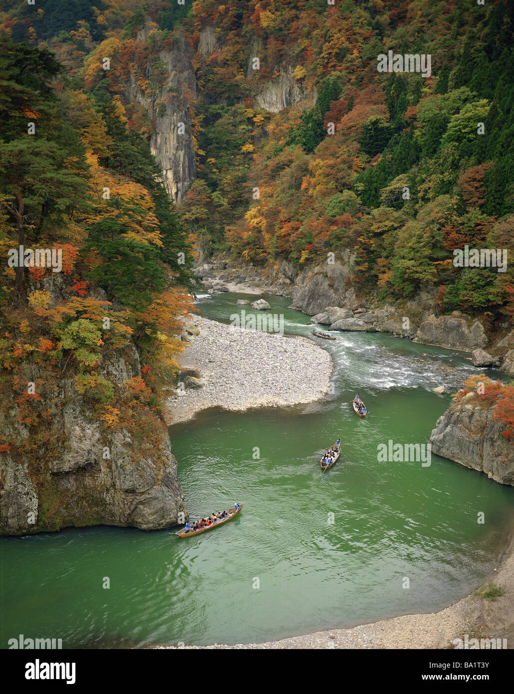 River passing through cliffs hi-res stock photography and images - Alamy