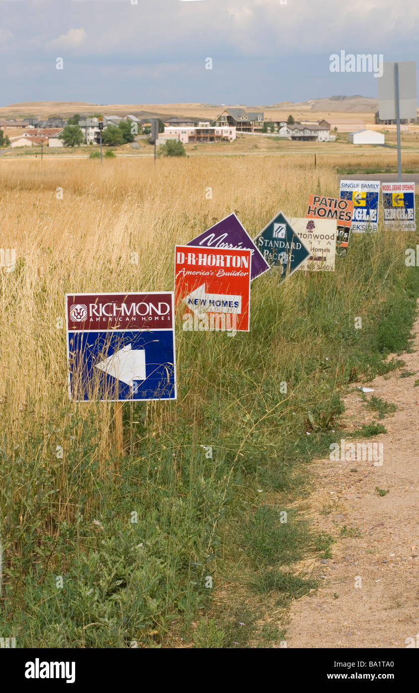 Advertising new homes sale hi-res stock photography and images - Alamy