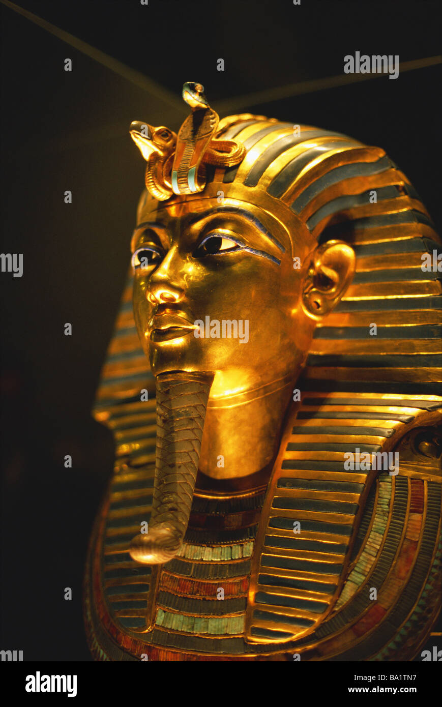 Tutankhamun death mask hi-res stock photography and images - Alamy
