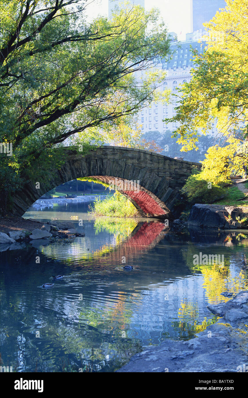 Arched Stone Bridge Across River Stock Photo - Alamy
