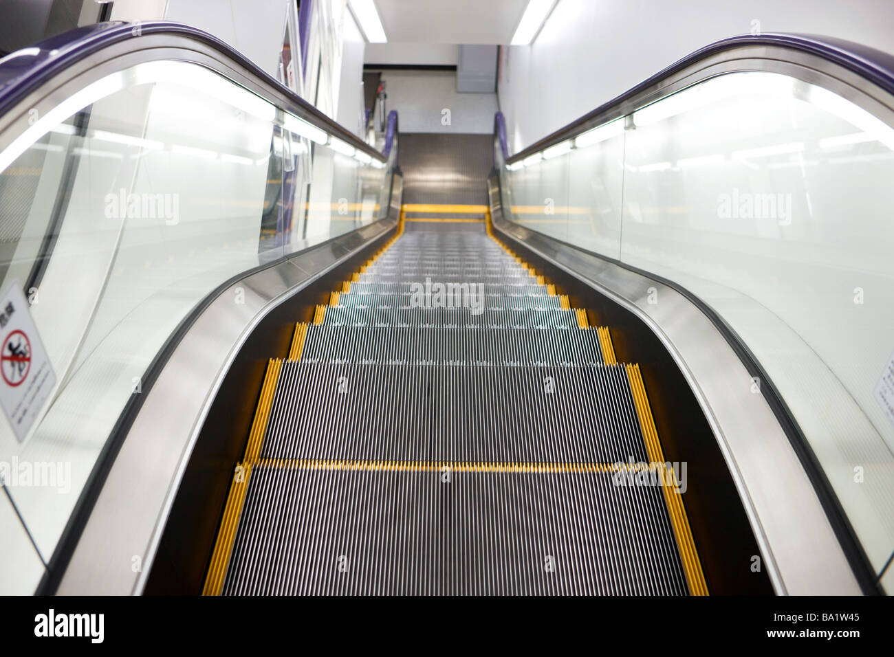 Escalators moving stairs steps hi-res stock photography and images - Alamy