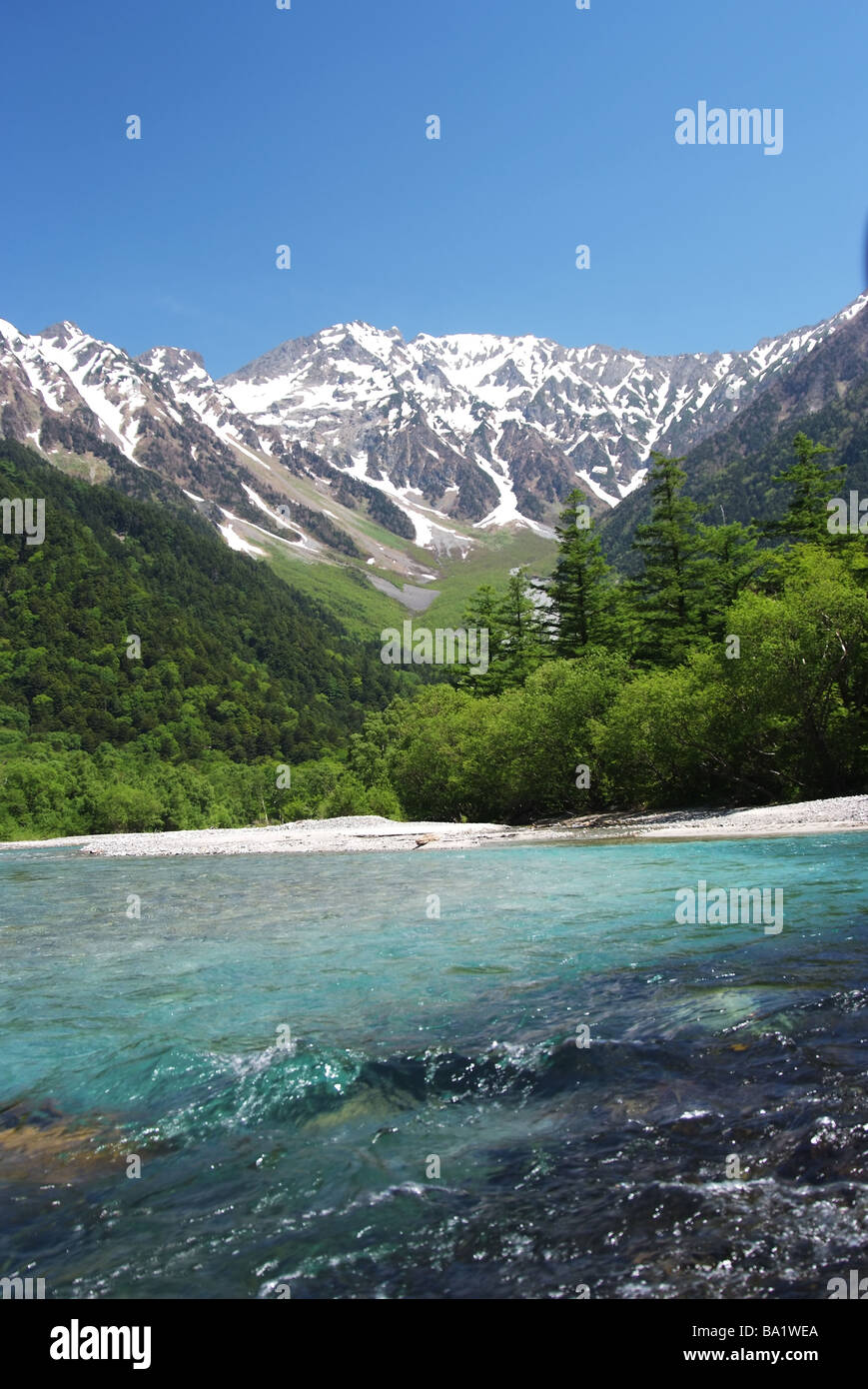 Unmelted snow hi-res stock photography and images - Alamy