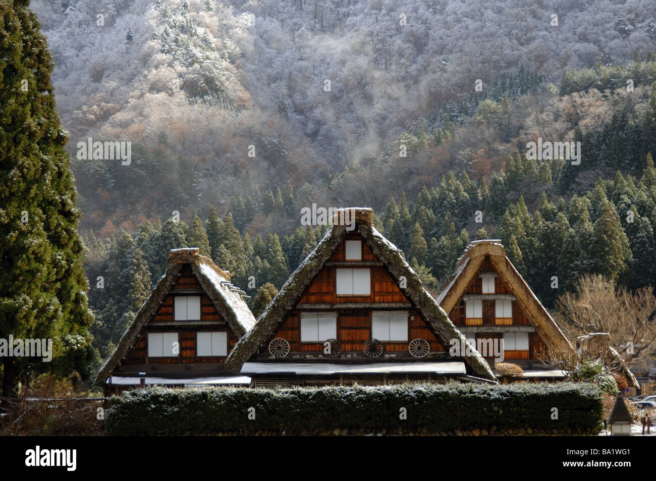 Straw triangular roof in shirakawa village hi-res stock photography and ...