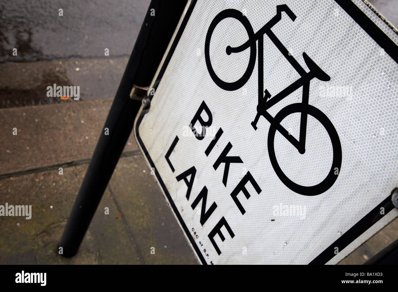 bike lane sign, bike lane road sign Stock Photo - Alamy