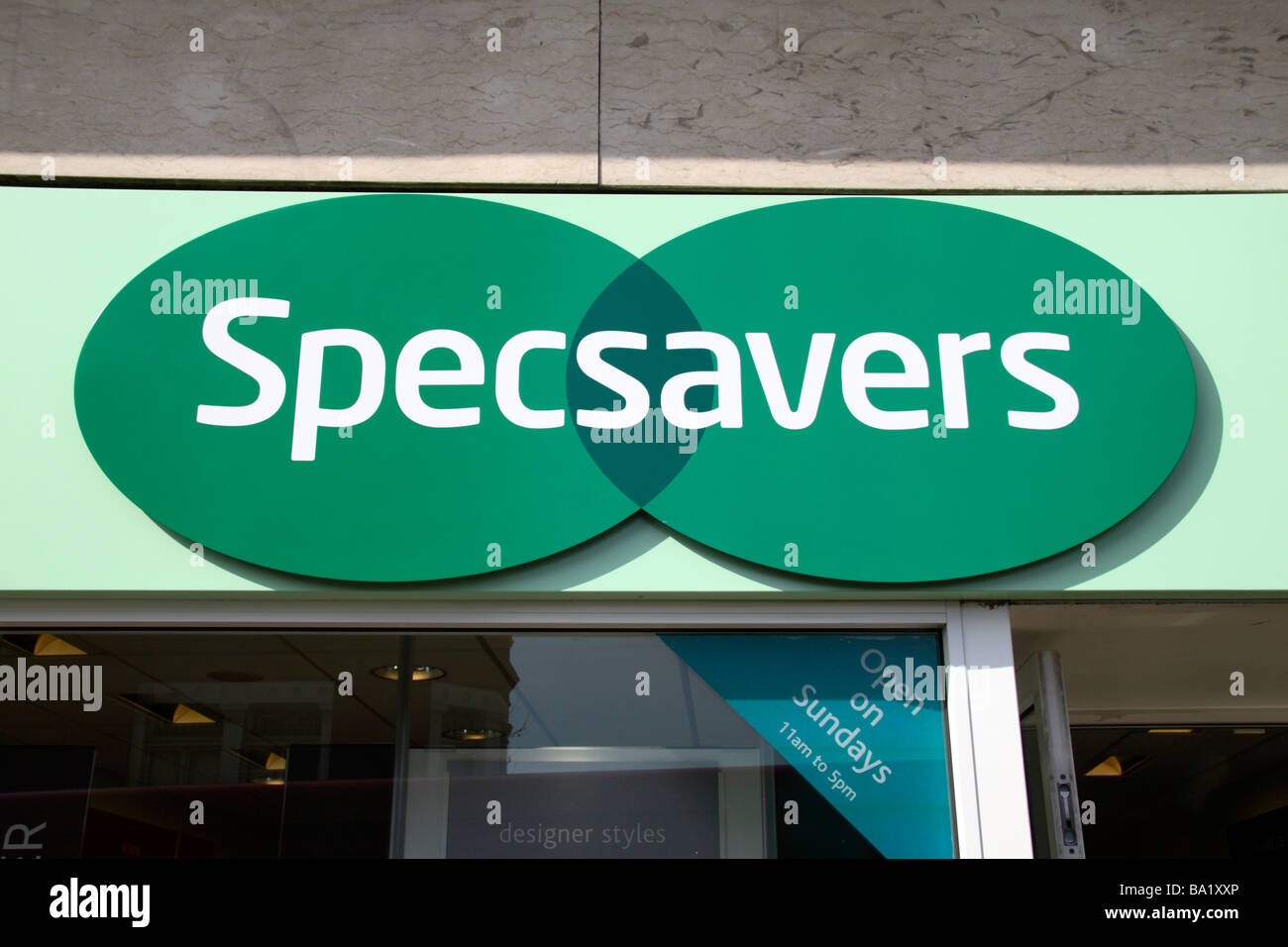 Specsavers logo hi-res stock photography and images - Alamy