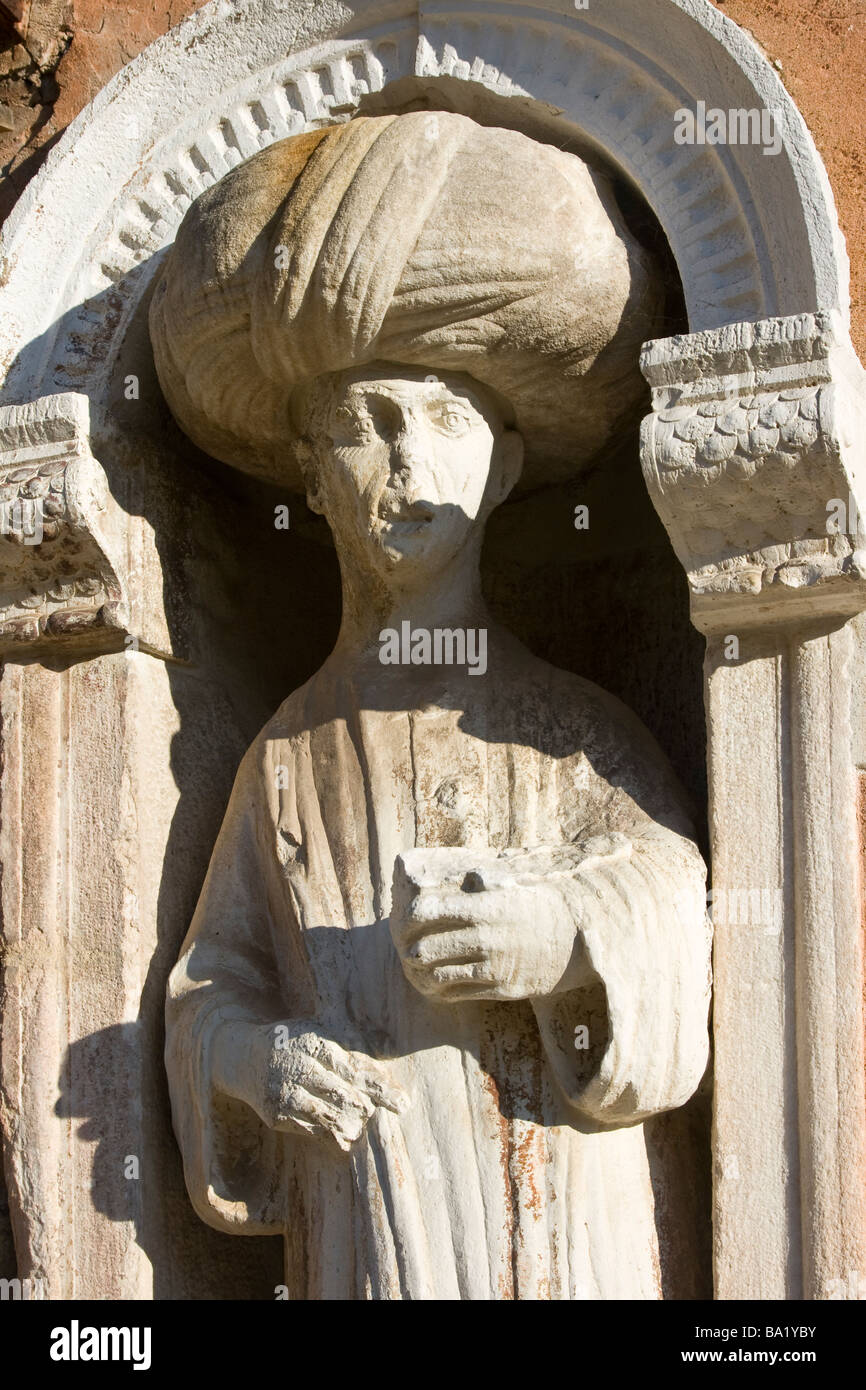 Turban man statue hi-res stock photography and images - Alamy