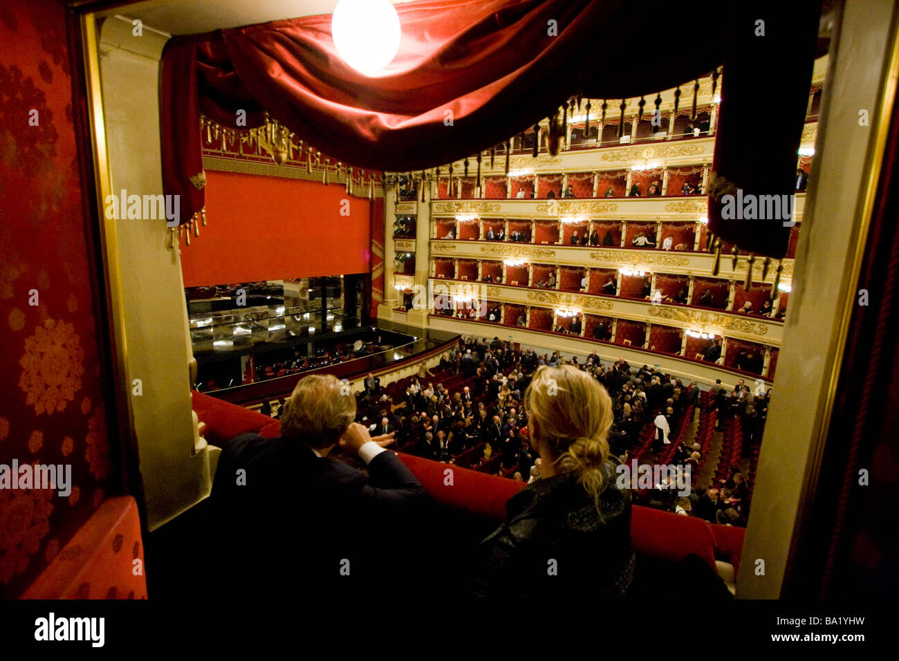 La scala milan interior hi-res stock photography and images - Alamy