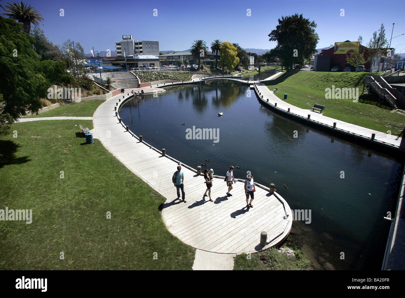 Family walking beside river hi-res stock photography and images - Alamy