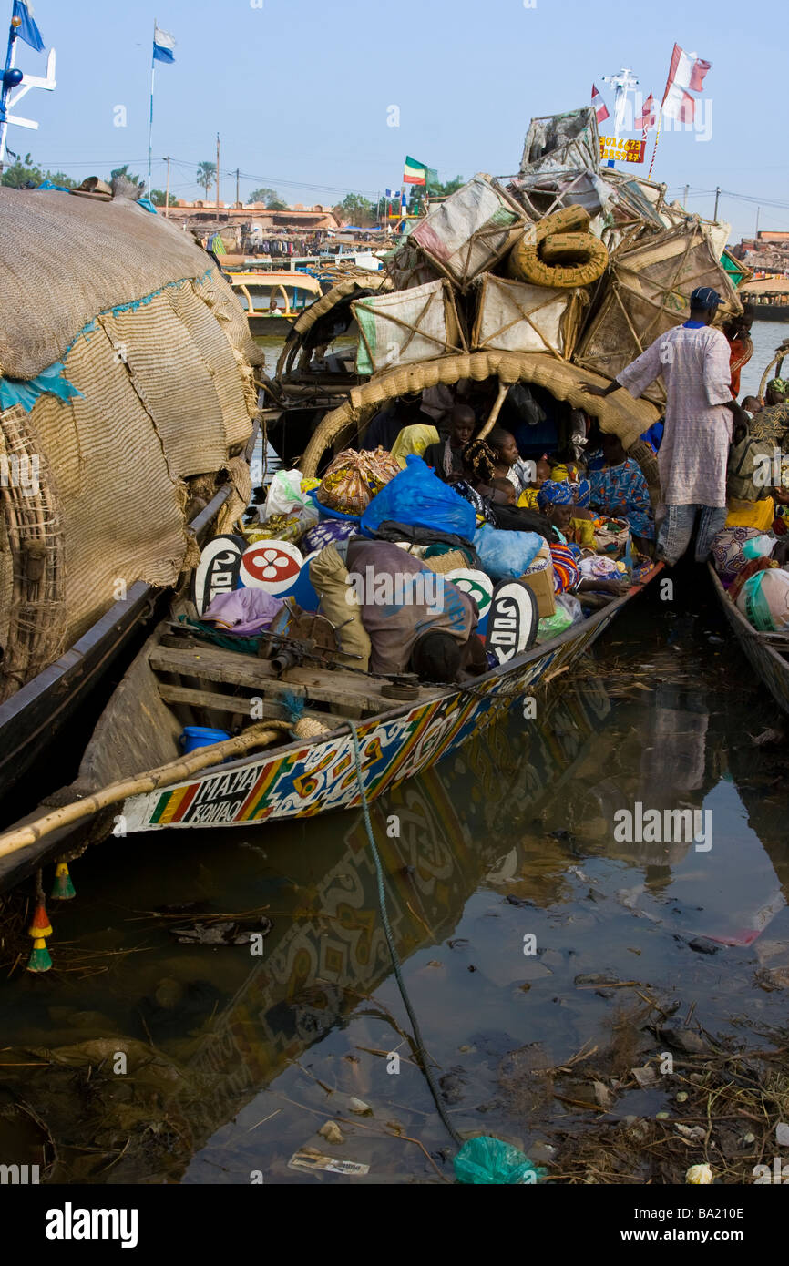 Pinasse boat hi-res stock photography and images - Alamy