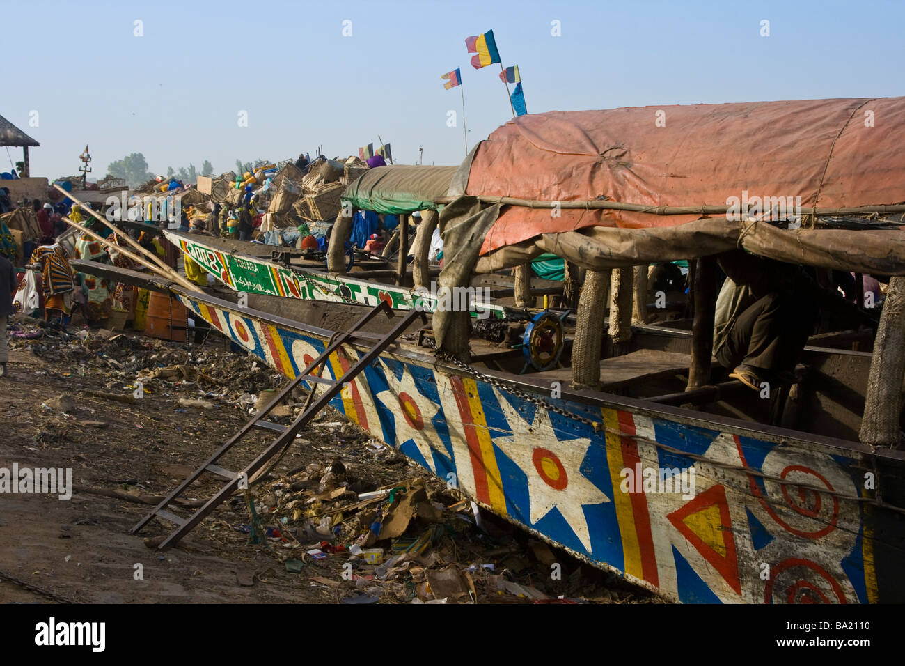 Transportation Pinasses in the Port of Mopti Mali Stock Photo - Alamy