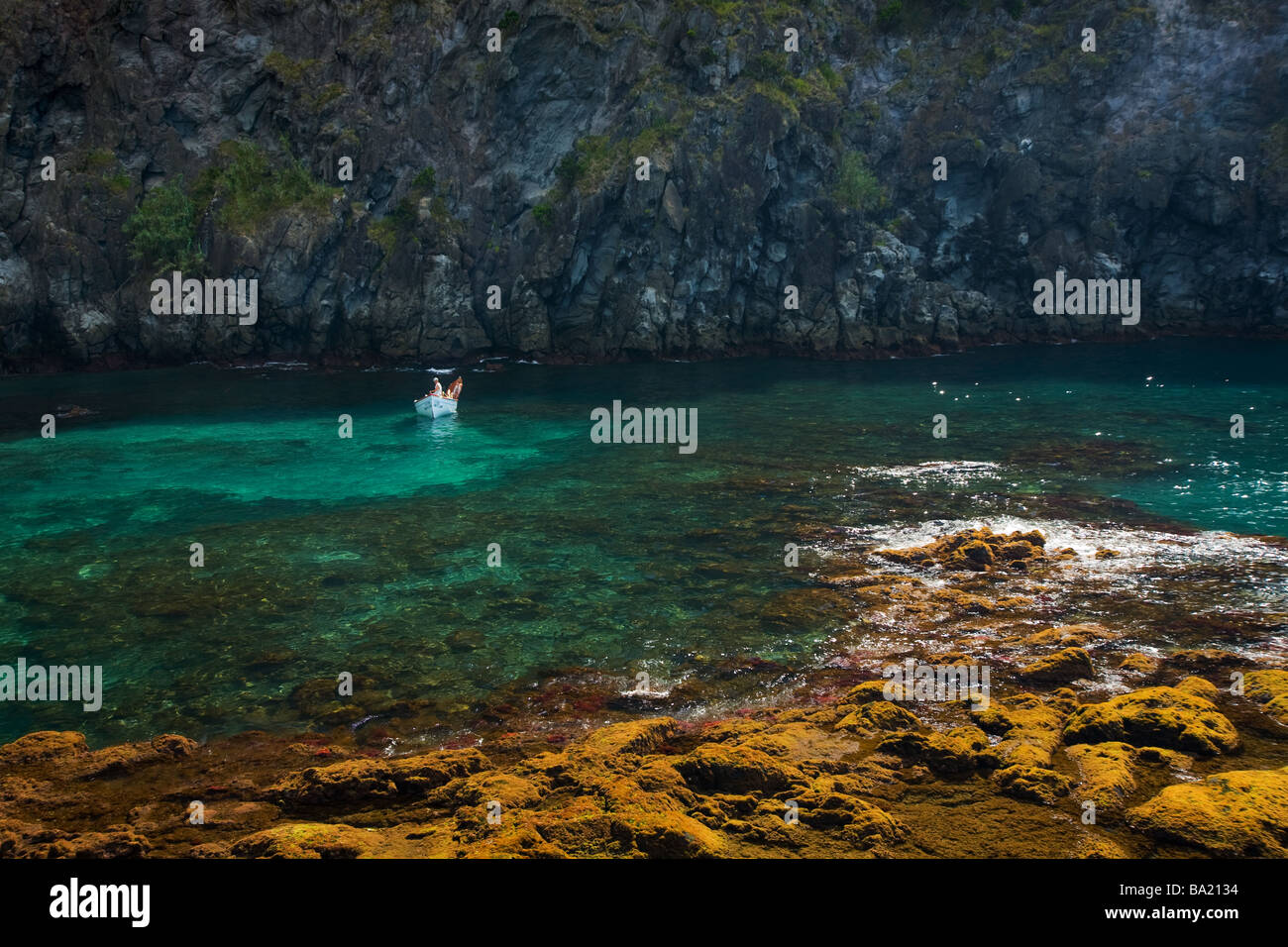 Crystal island hi-res stock photography and images - Alamy