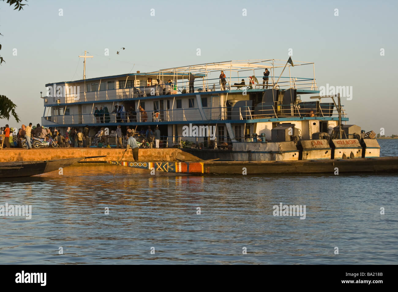 Comanav Boat to Timbuktu on the Niger River in Mali Stock Photo - Alamy